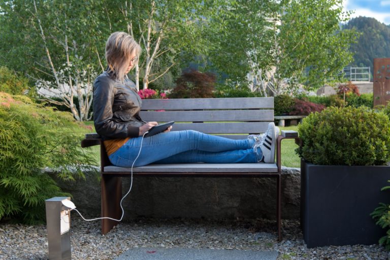 Anschlusssäule_ESOCKET_3026 - ESOCKET ™ Steckdosensäule